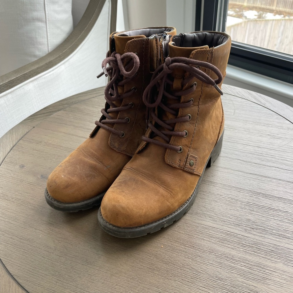 Clarks Tan Combat Lace Boots - Gem